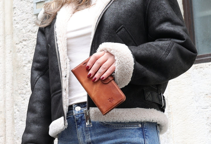 Luxury Leather Cases for iPhone, Samsung & Watch Bands – Venito ...